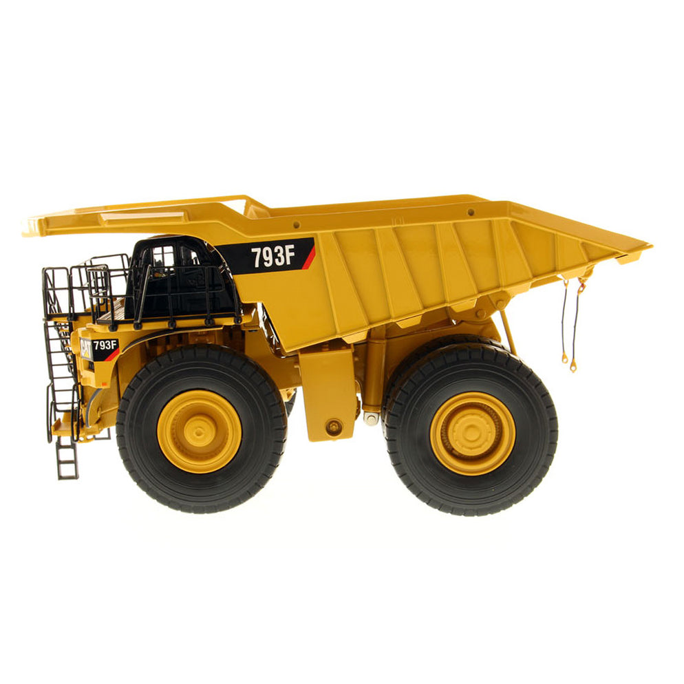 1:50 Cat 793F Mining Truck — Diecast Masters America