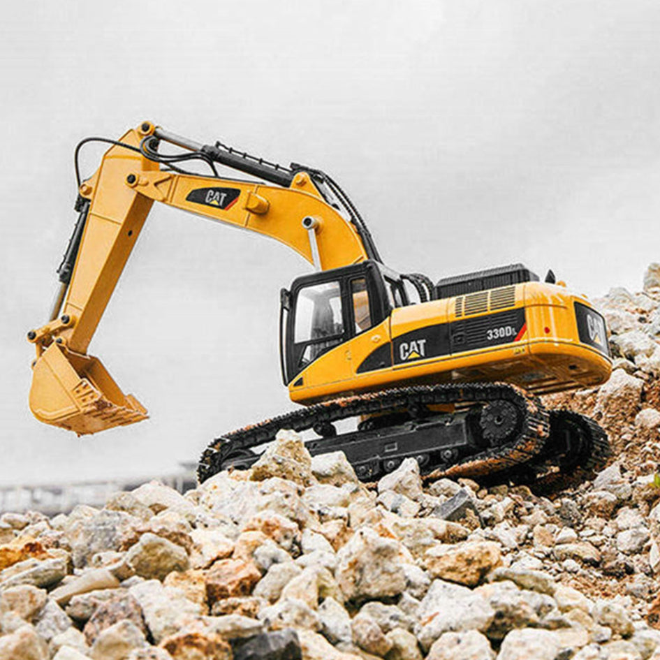 1:125 Cat 793F Mining Truck — Diecast Masters America